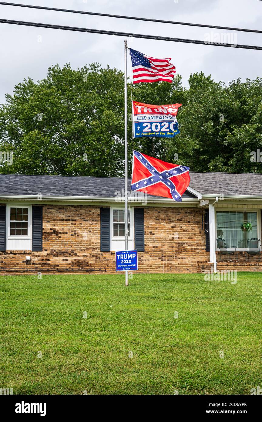 Trump 2020 Campaign flag with Confederate Flag and US Flag supporting ...