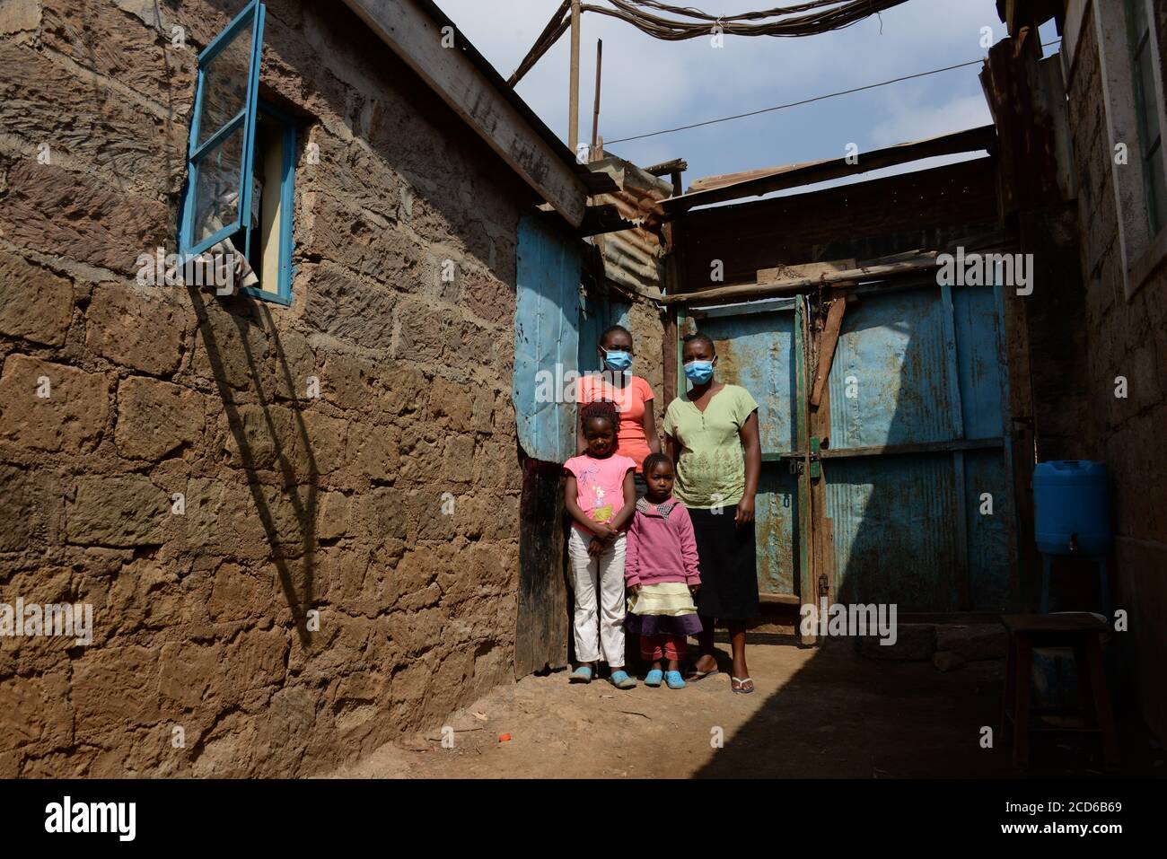 Left stands mary hi-res stock photography and images - Alamy