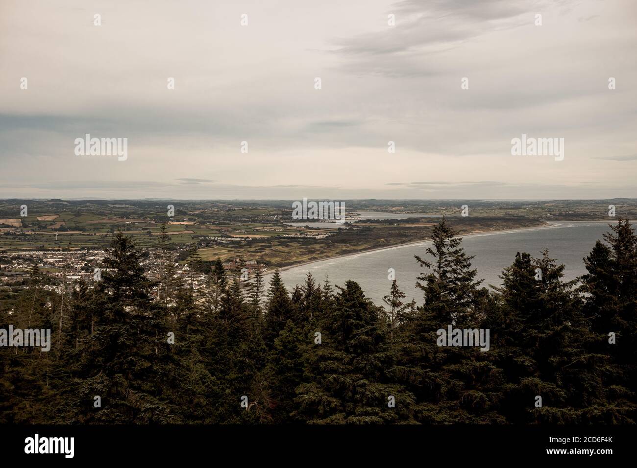 Tall beach view hi-res stock photography and images - Alamy