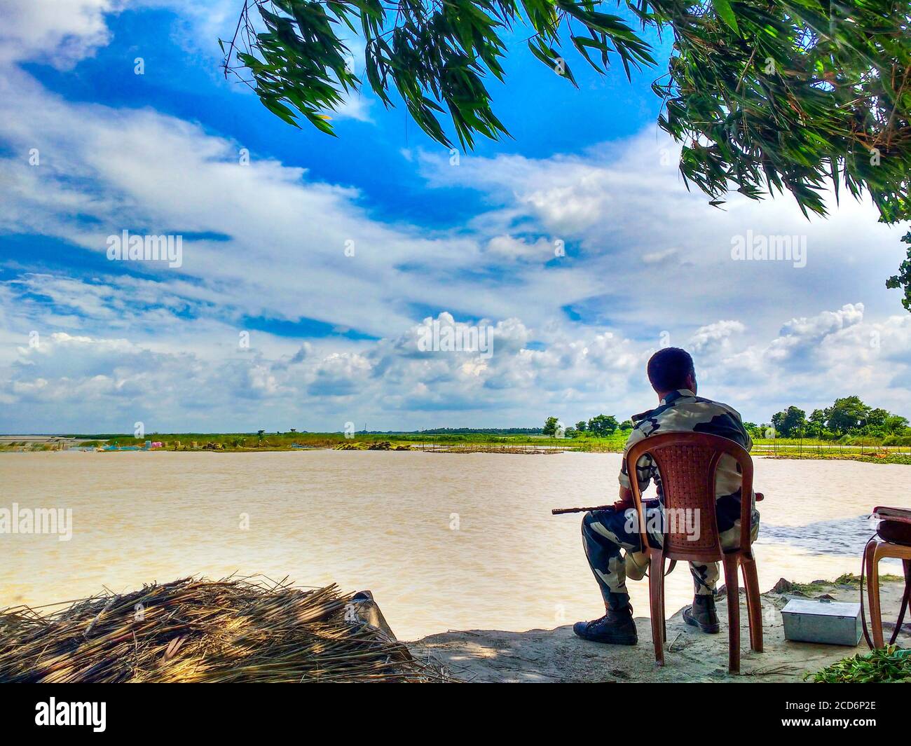 indian BSF doing their job Stock Photo - Alamy