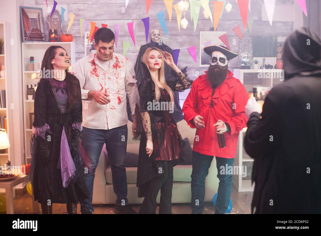 Woman grim reaper hi-res stock photography and images - Alamy
