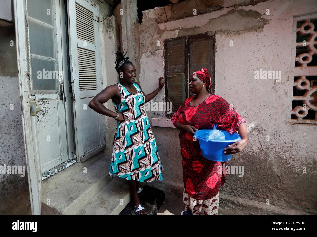 Senegal family mother hi-res stock photography and images - Alamy
