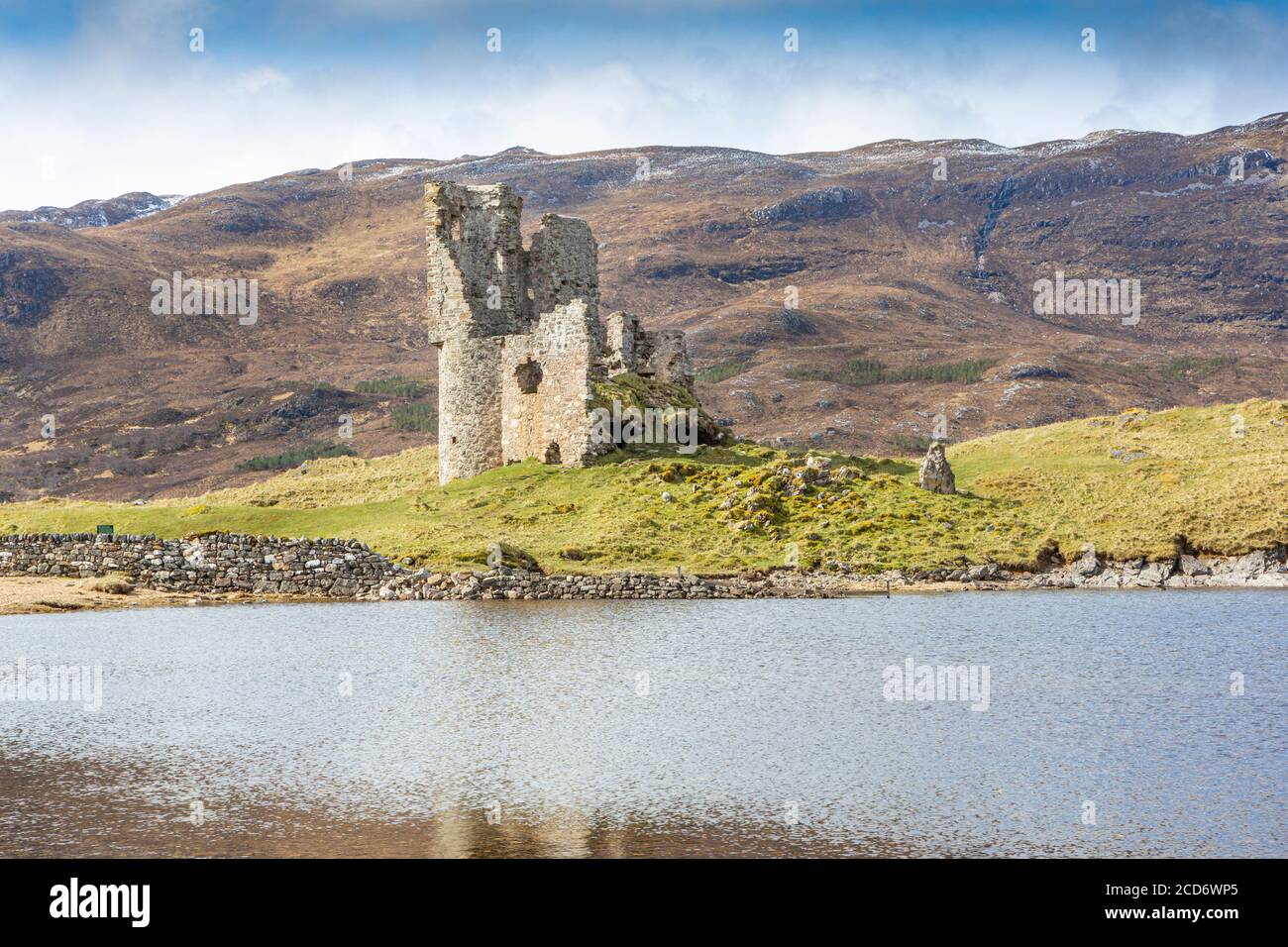 The ruins of Ardvreck Castle, Loch Assynt in Sutherland, Scotland Stock ...