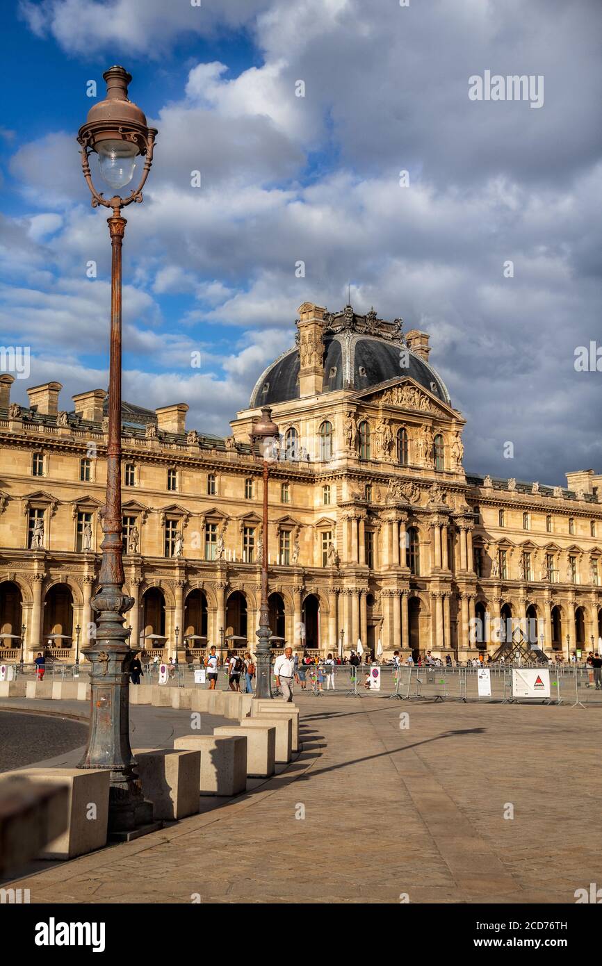 Beautiful french architecture hi-res stock photography and images - Alamy