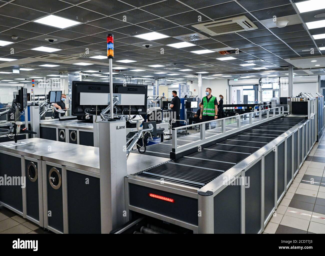 24 August 2020, Brandenburg, Schönefeld: View of the security controls ...