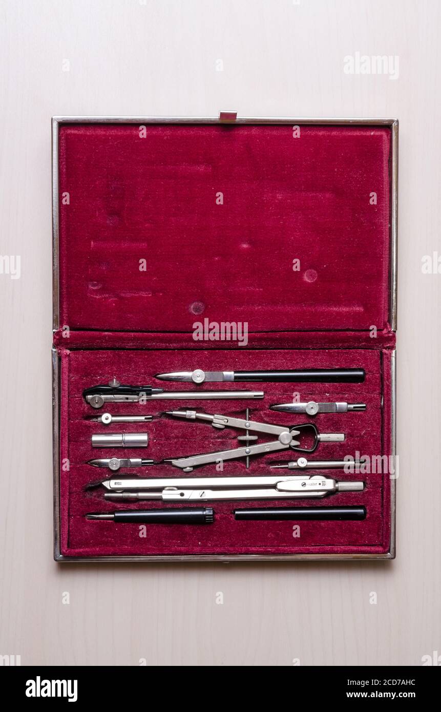 Vintage mechanical engineering drawing hi-res stock photography and ...