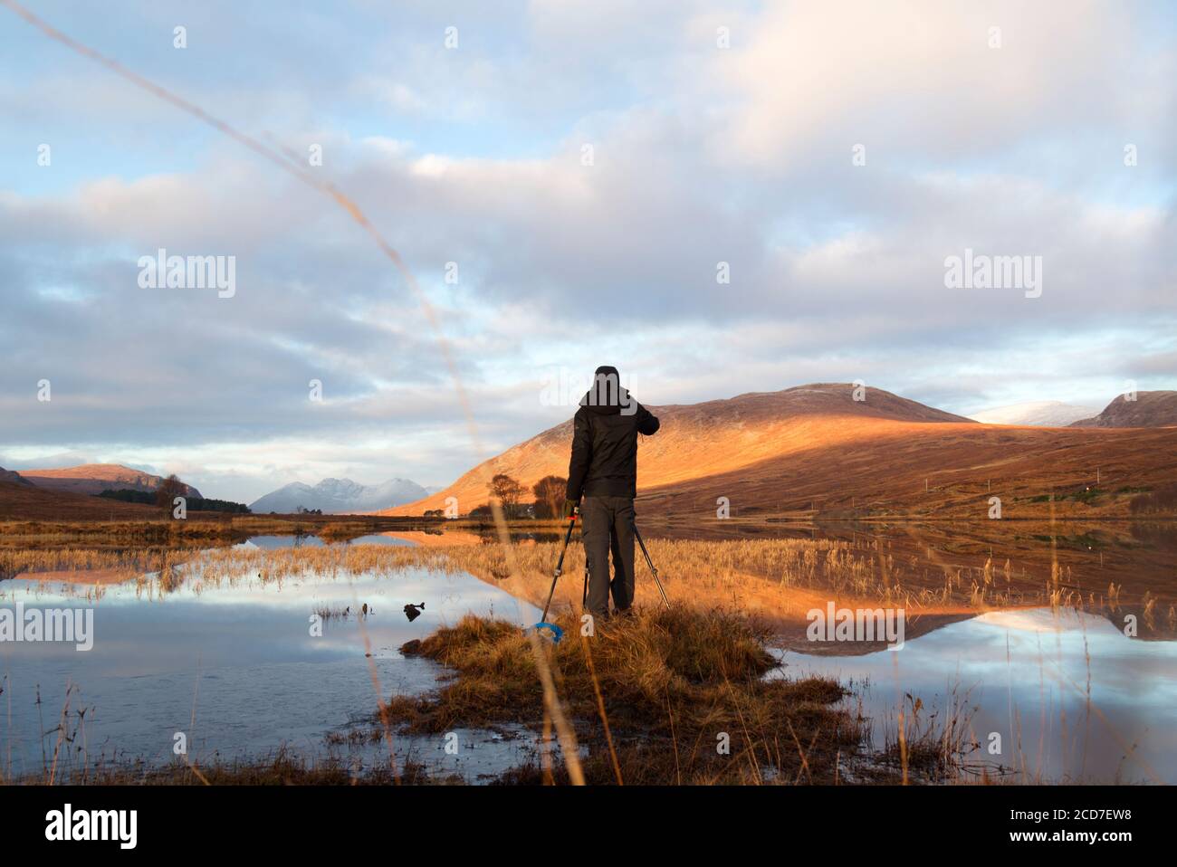 Scottish lochs and mountains hi-res stock photography and images - Alamy