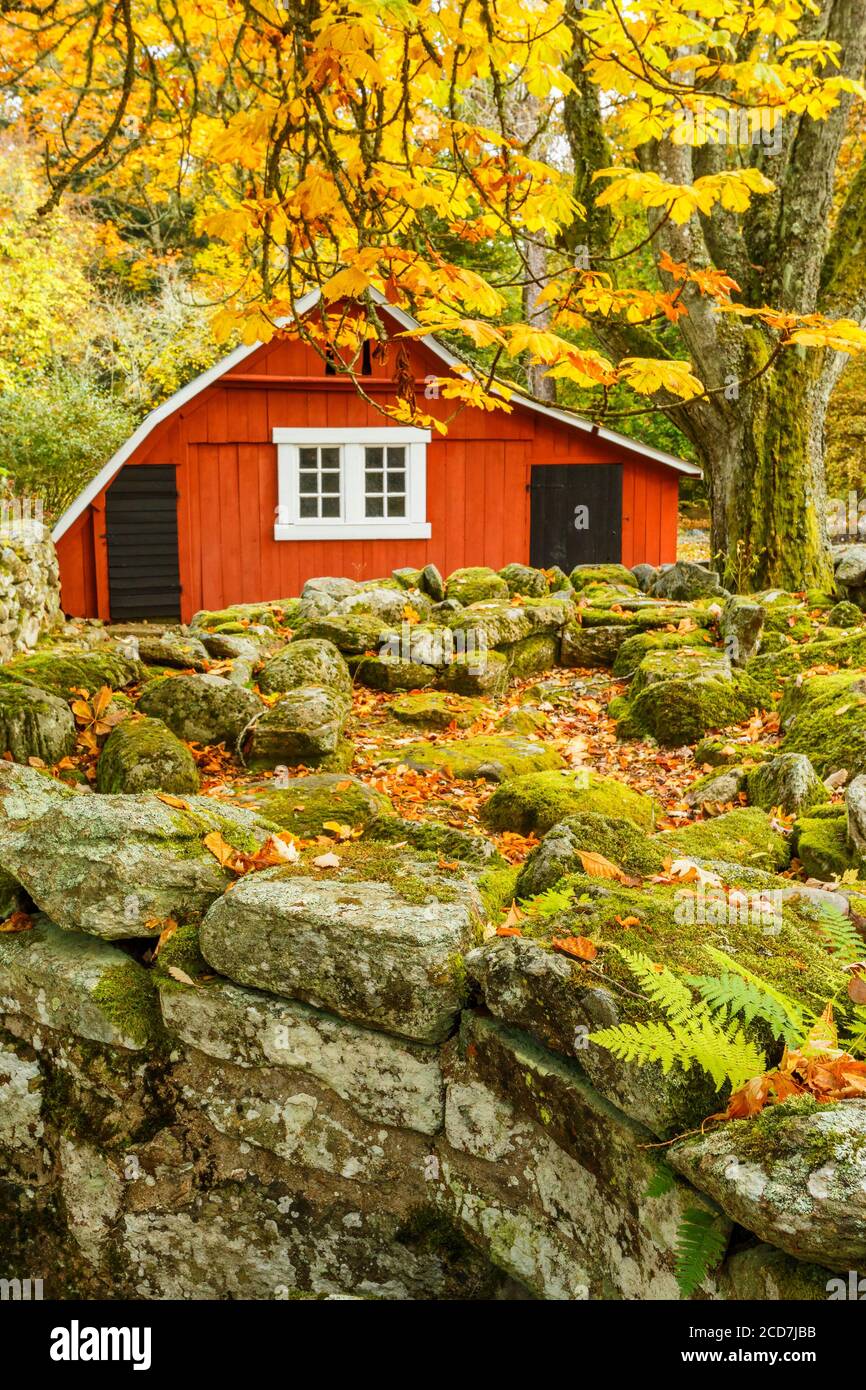 Old stone sheds hi-res stock photography and images - Alamy