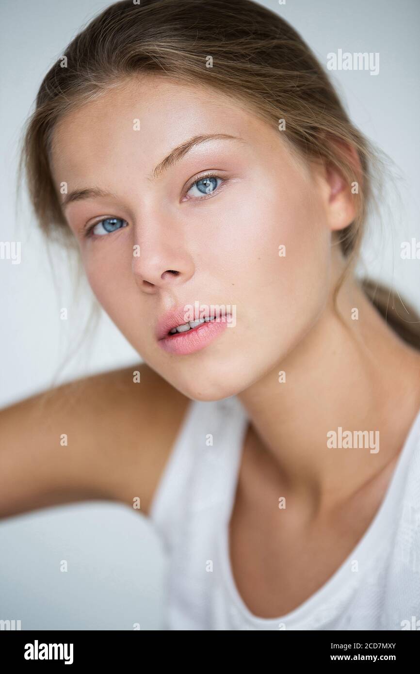 Pretty Woman Without Makeup