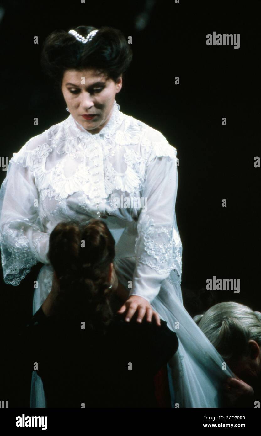 Aufführung Theaterstück "Maria Stuart" von Friedrich Schiller im ...