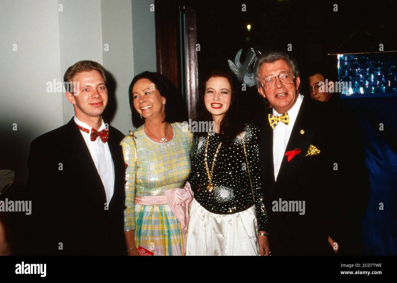 Dieter Thomas Heck mit Ehefrau Ragnhild (2. v. l.) und Kindern auf dem ...