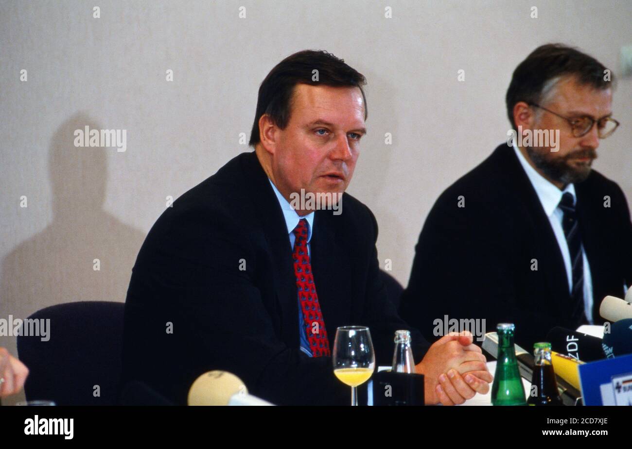 Bundesverteidigungsminister Volker Rühe bei der Tagung der Kommandeure ...