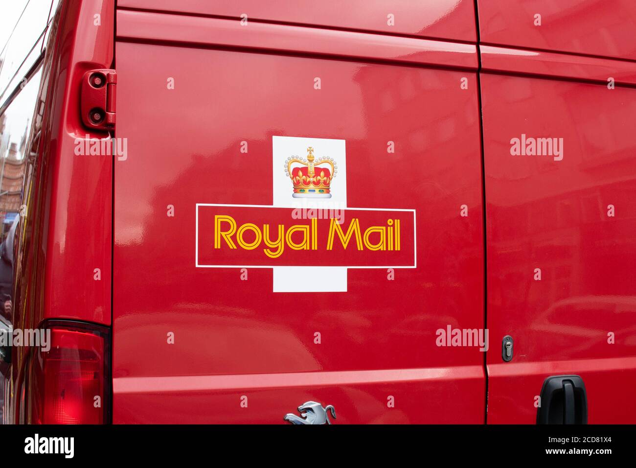 Red post office delivery van hi-res stock photography and images - Alamy