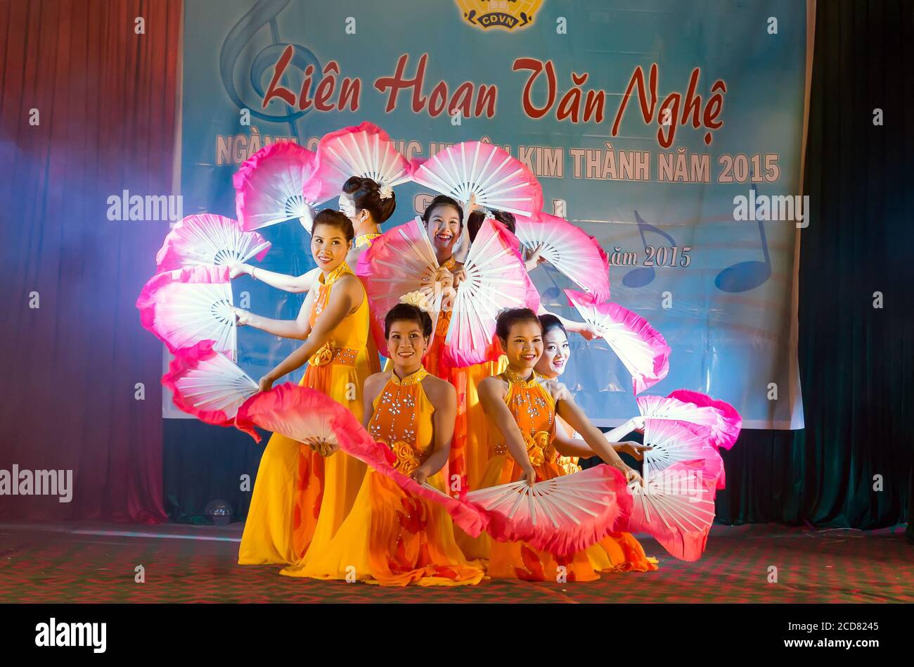 Vietnam folk dance hi-res stock photography and images - Alamy