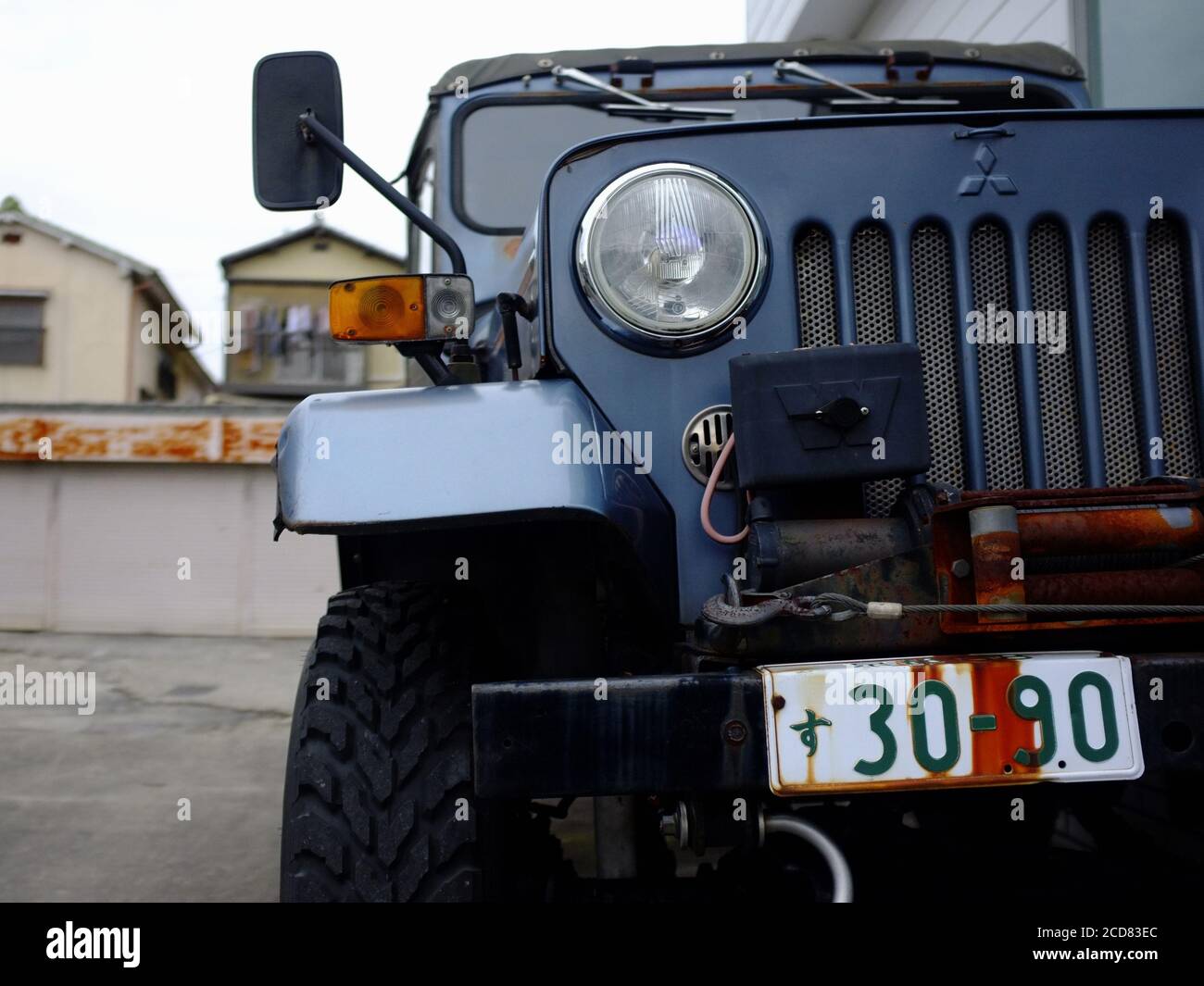 Old and rusty mitsubishi suv hi-res stock photography and images - Alamy