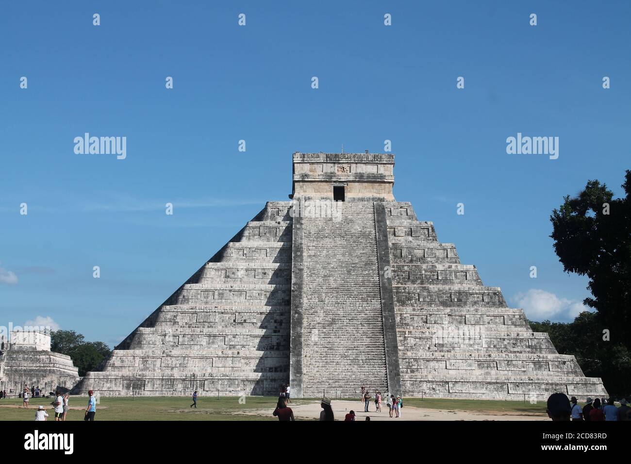 Cancun piramide maya hi-res stock photography and images - Alamy