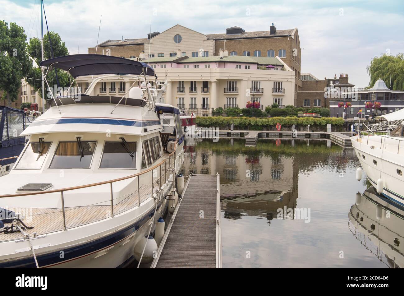 The boats on St Katharine Docks Marina. London Stock Photo - Alamy