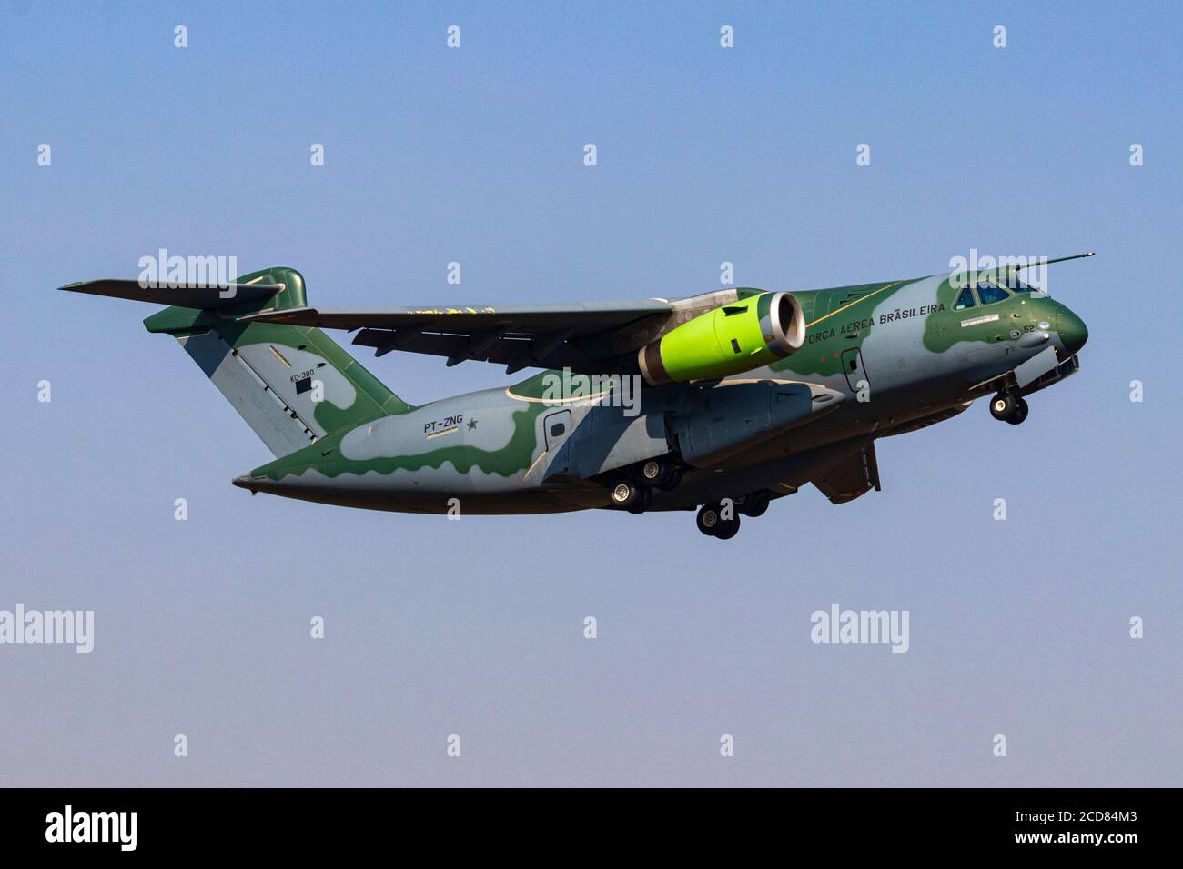 Embraer c390 millenium hi-res stock photography and images - Alamy