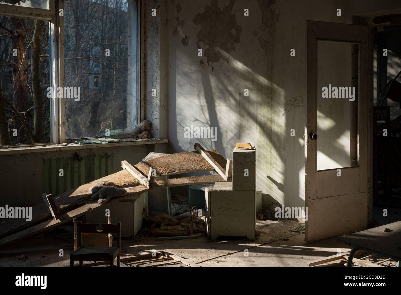 Broken chairs and tables hi-res stock photography and images - Alamy