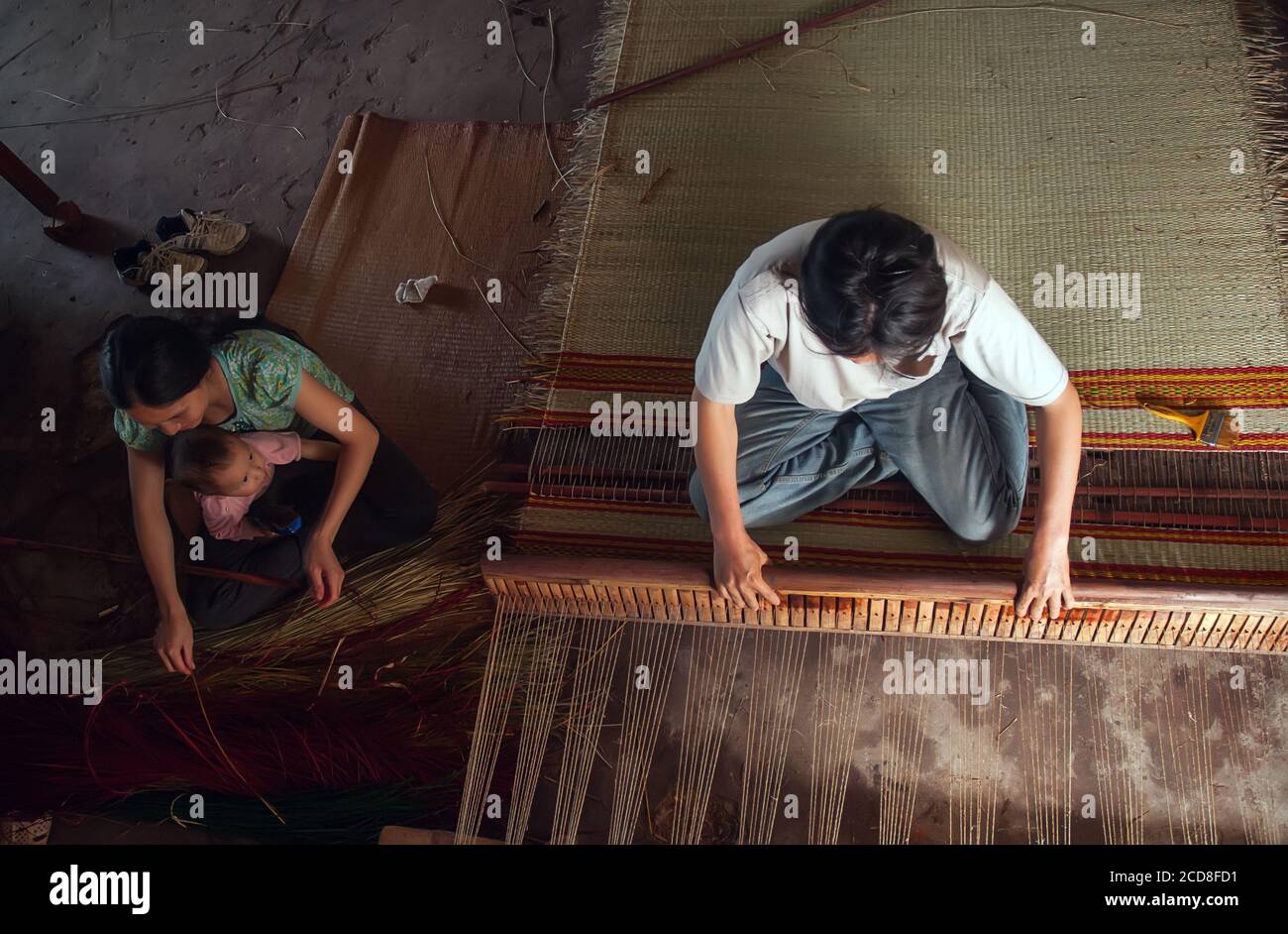farmers Nga Son, Thanh Hoa, weaving sedge mat, Vietnamese traditional ...