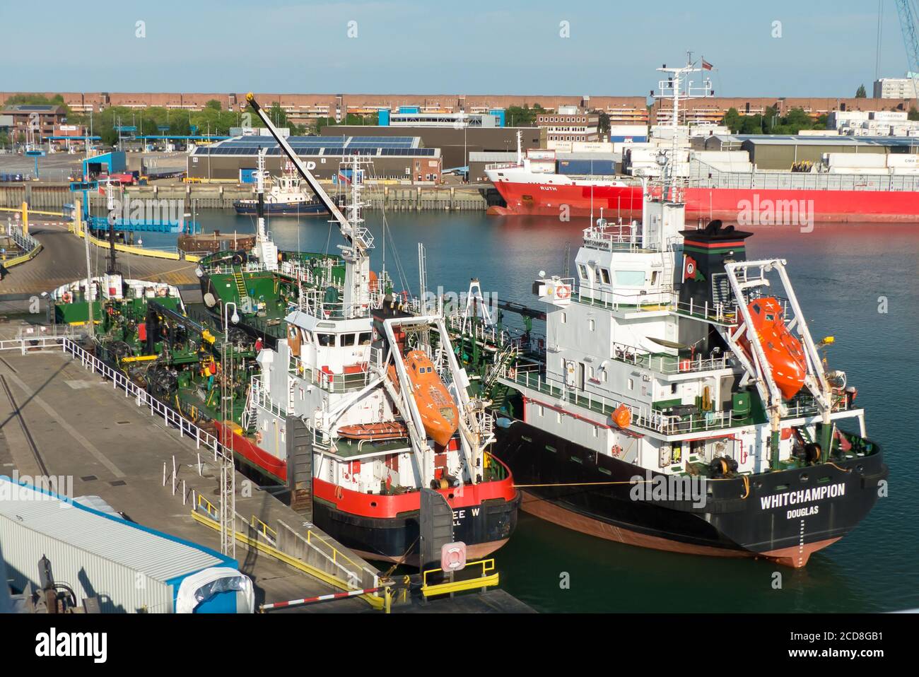 Two vessels hi-res stock photography and images - Alamy