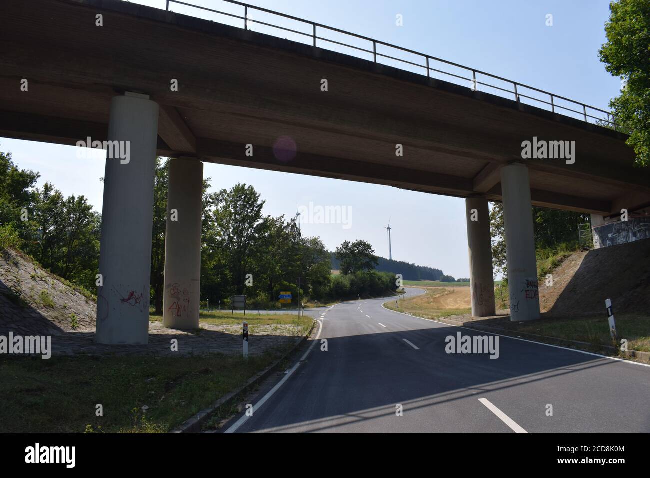 Small alley ways hi-res stock photography and images - Alamy