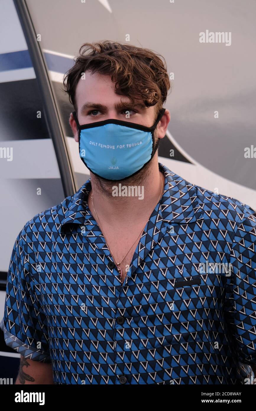Member of the chainsmokers hi-res stock photography and images - Alamy