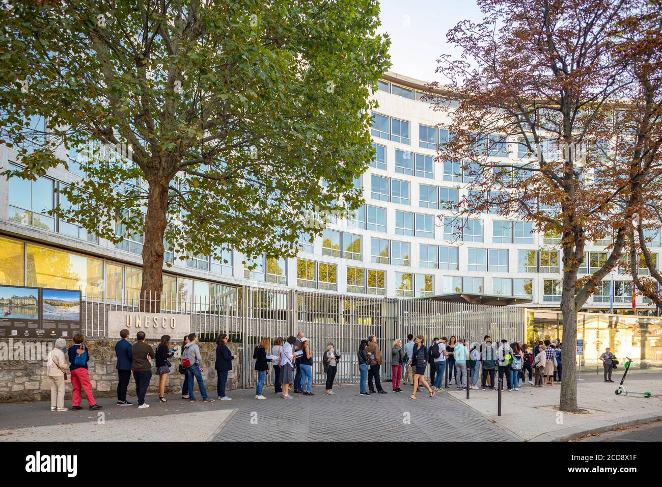 Unesco headquarters paris building hi-res stock photography and images ...