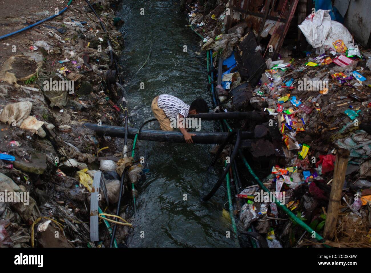 Korail slum dhaka hi-res stock photography and images - Alamy