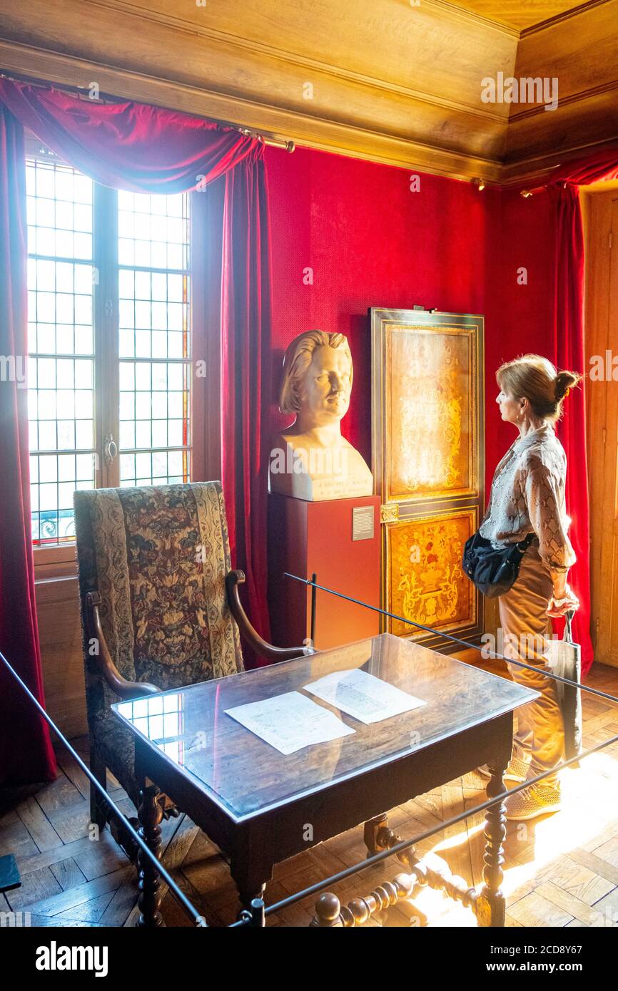 Balzac house paris hi-res stock photography and images - Alamy