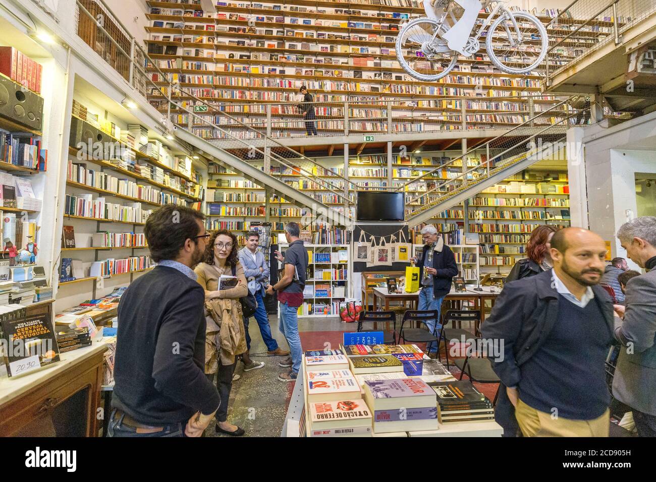 Ler devagar lx factory lisbon hi-res stock photography and images - Alamy