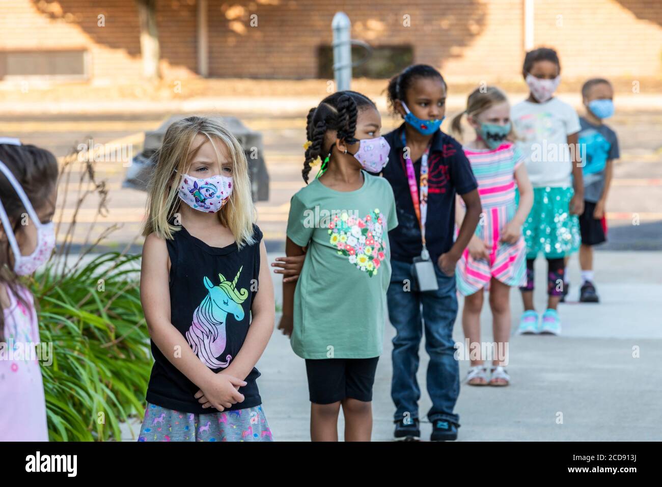 School children lining up usa hi-res stock photography and images - Alamy