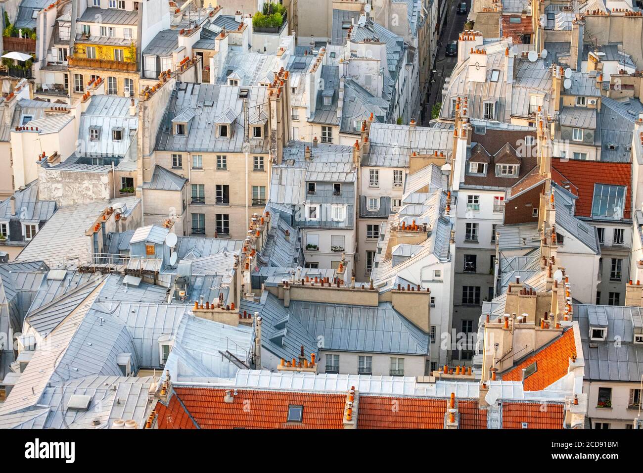 Zinc rooftops hi-res stock photography and images - Alamy