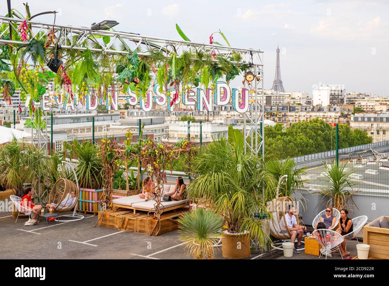 Parking sign paris france hi-res stock photography and images - Alamy