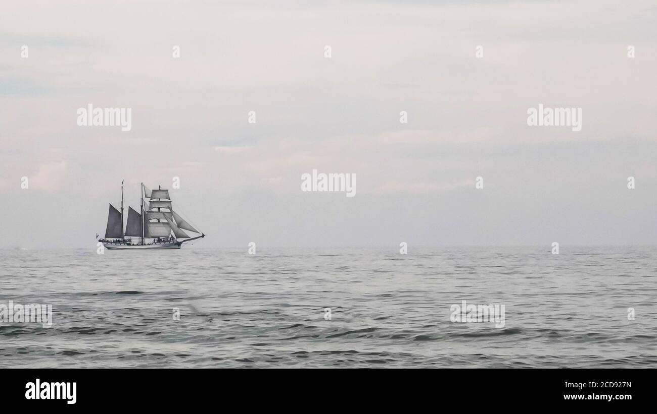 Beautiful shot ship sails hi-res stock photography and images - Alamy