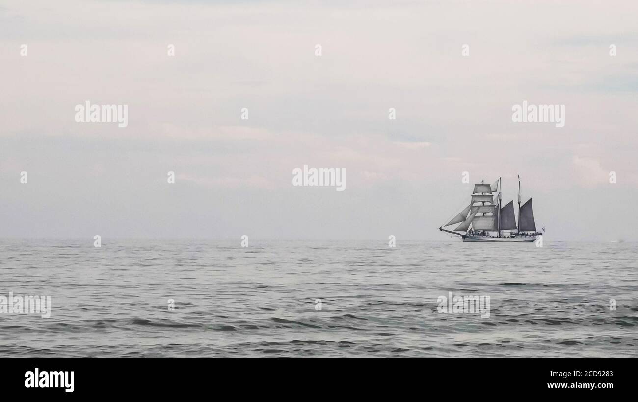 Beautiful shot ship sails hi-res stock photography and images - Alamy