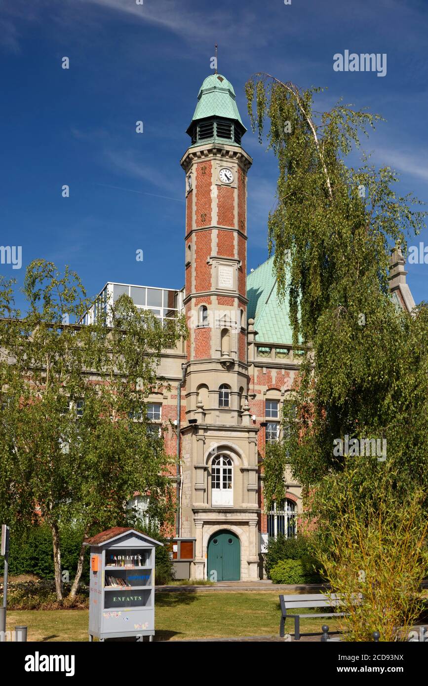 Flemish renaissance architecture hi-res stock photography and images ...