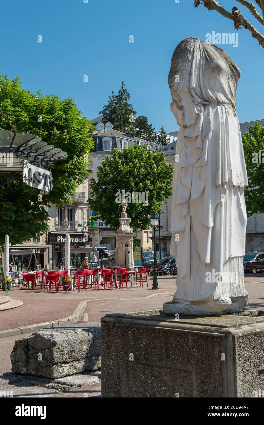 Man drinking statue hi-res stock photography and images - Alamy