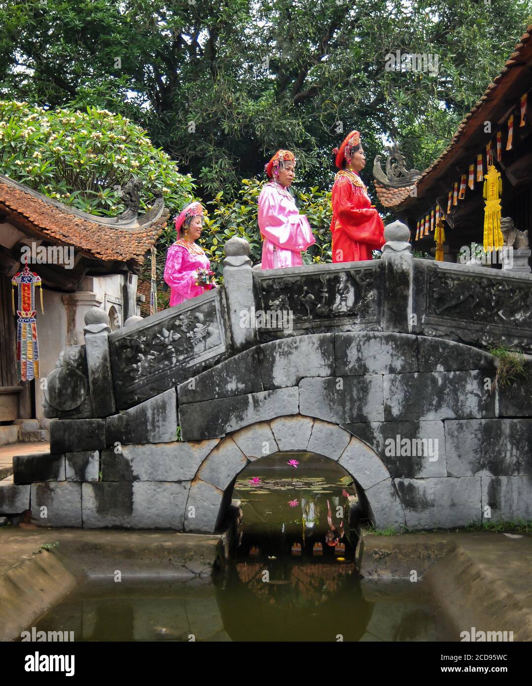 women, folk songs, mandarin, Bac Ninh, Vietnam Stock Photo - Alamy
