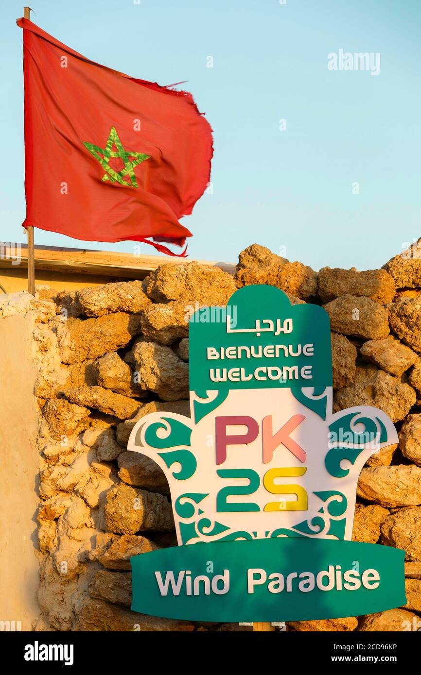 Marocco flag desert hi-res stock photography and images - Alamy