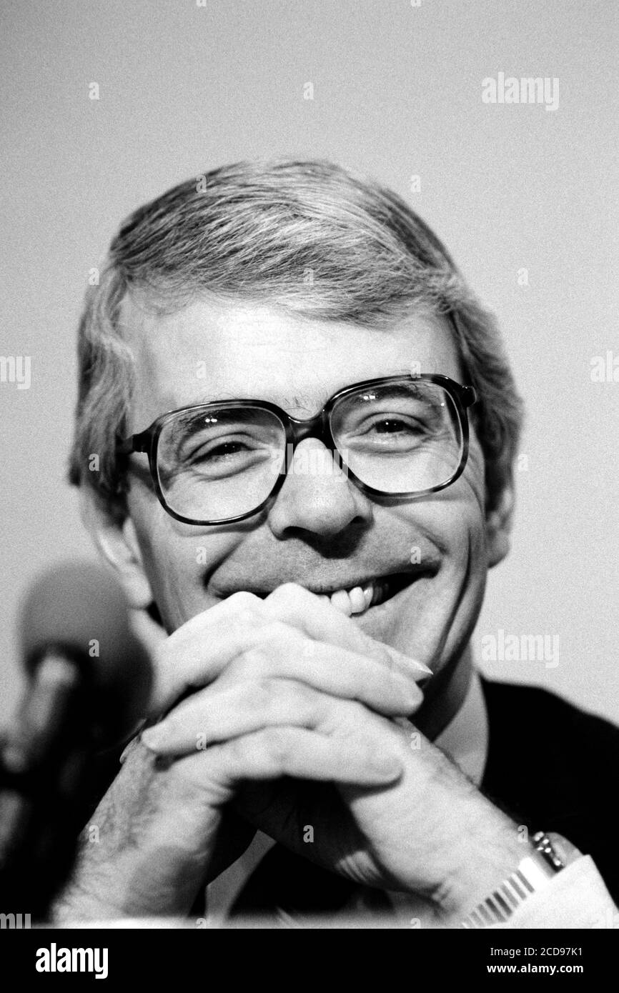 John major 1990 hi-res stock photography and images - Alamy