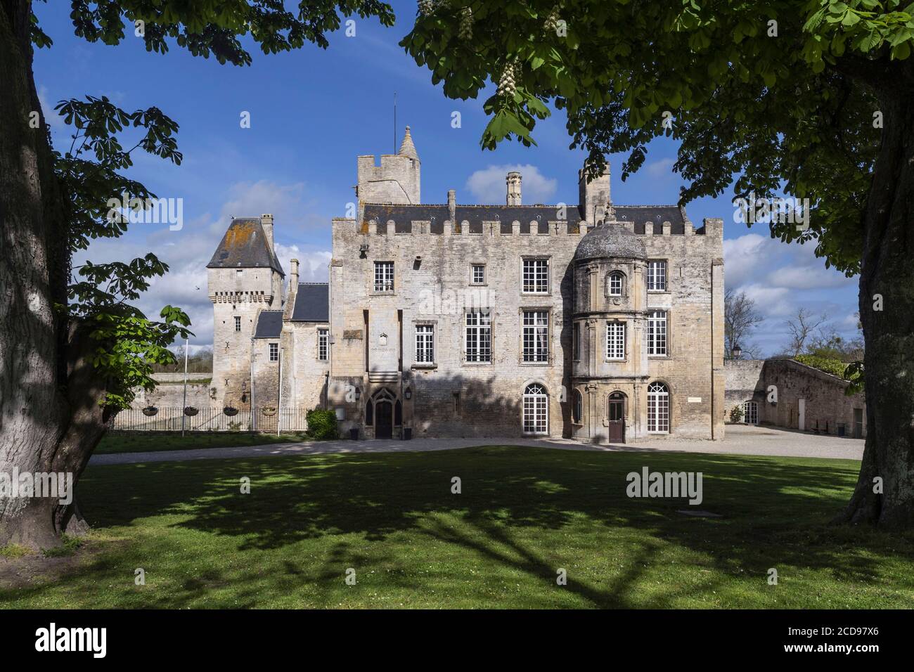 France, Calvados, Valley of the Seullez, Creully village, Creully ...