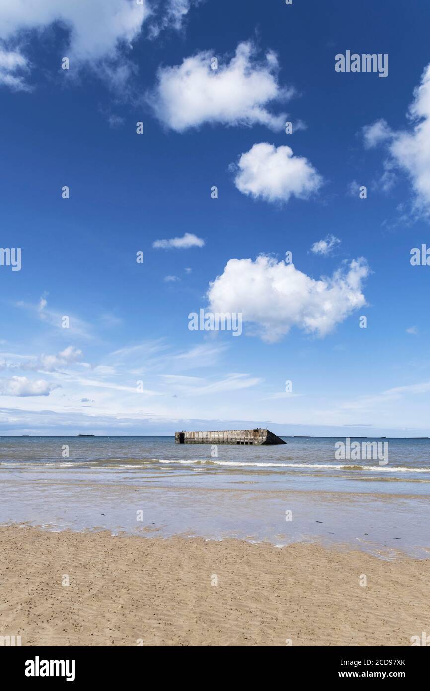 Artificial harbor normandy hi-res stock photography and images - Alamy