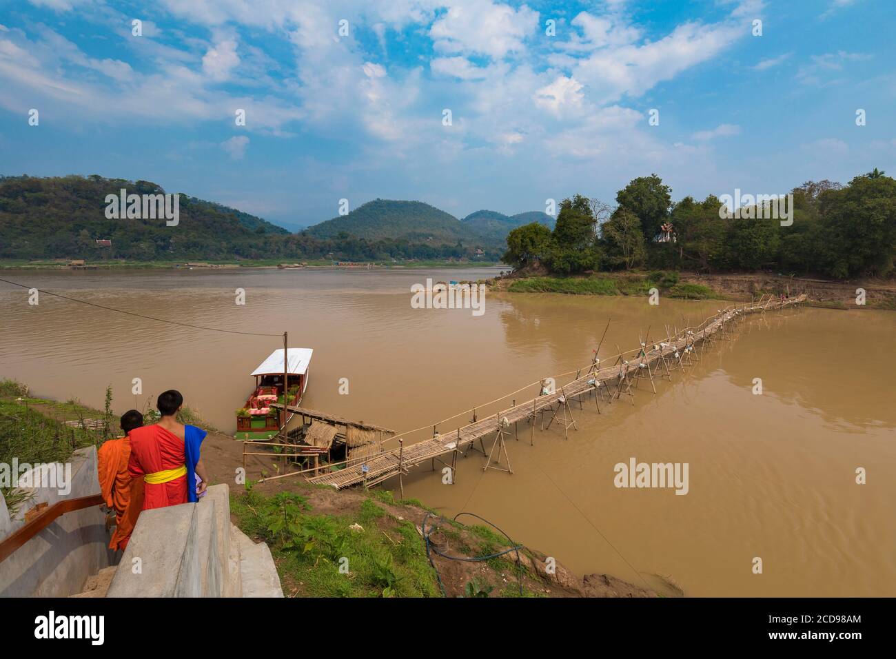 Laos Luang Prabang Confluence Mekong River Et Nam Khan River Bamboo