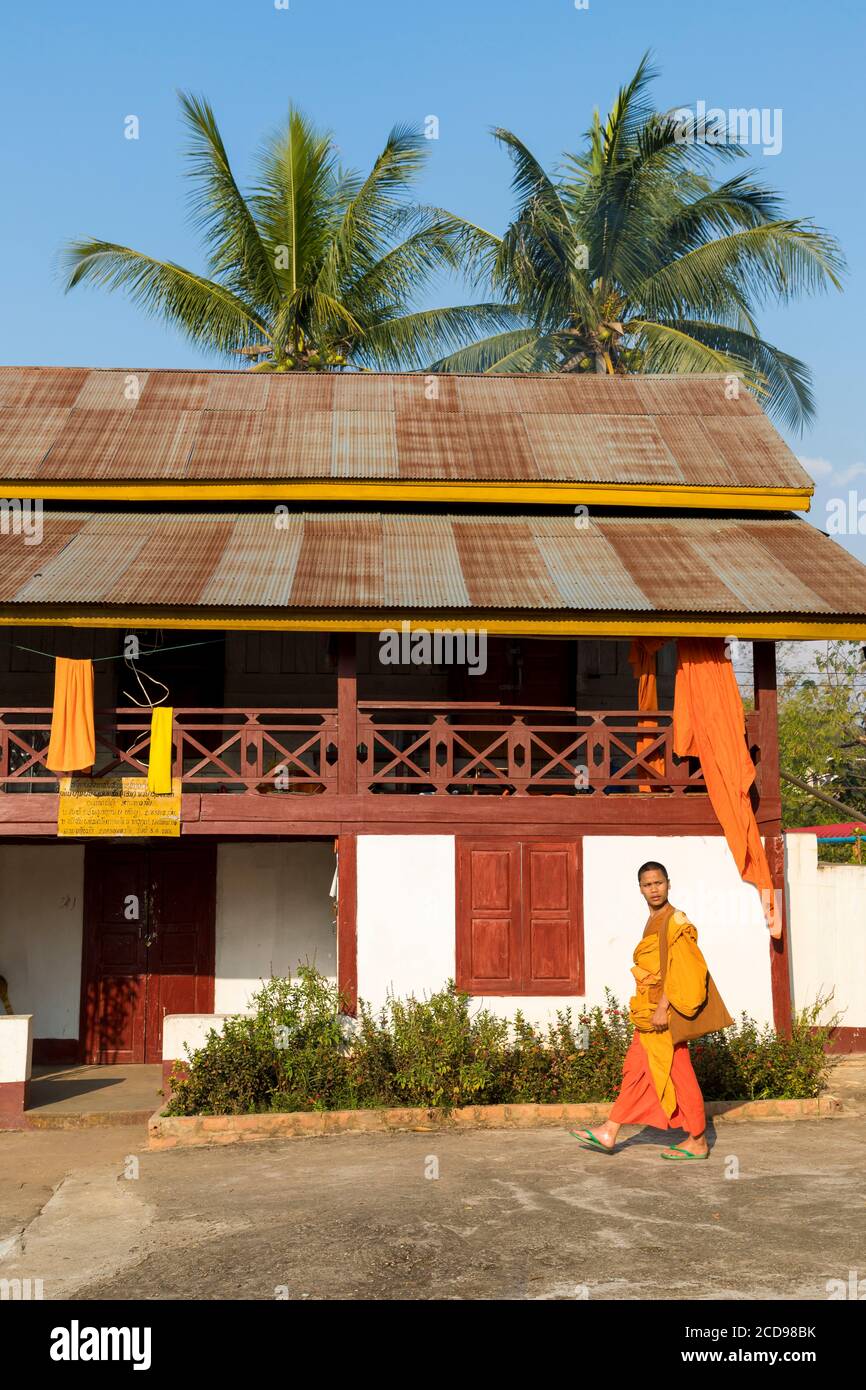 Laos, Luang Prabang, Vat Hosian Voravihane, monks' housing Stock Photo ...