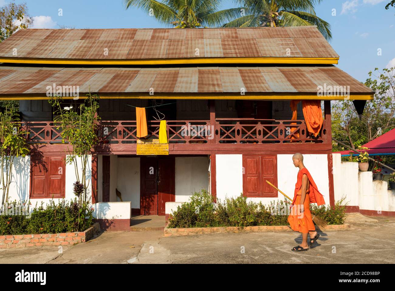 Laos, Luang Prabang, Vat Hosian Voravihane, monks' housing Stock Photo ...