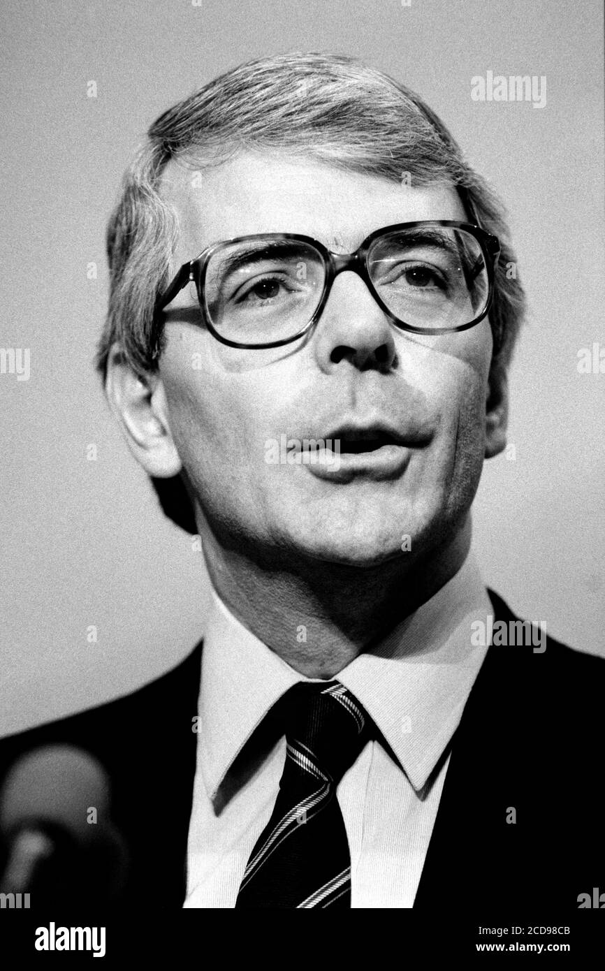 John major 1990 hi-res stock photography and images - Alamy