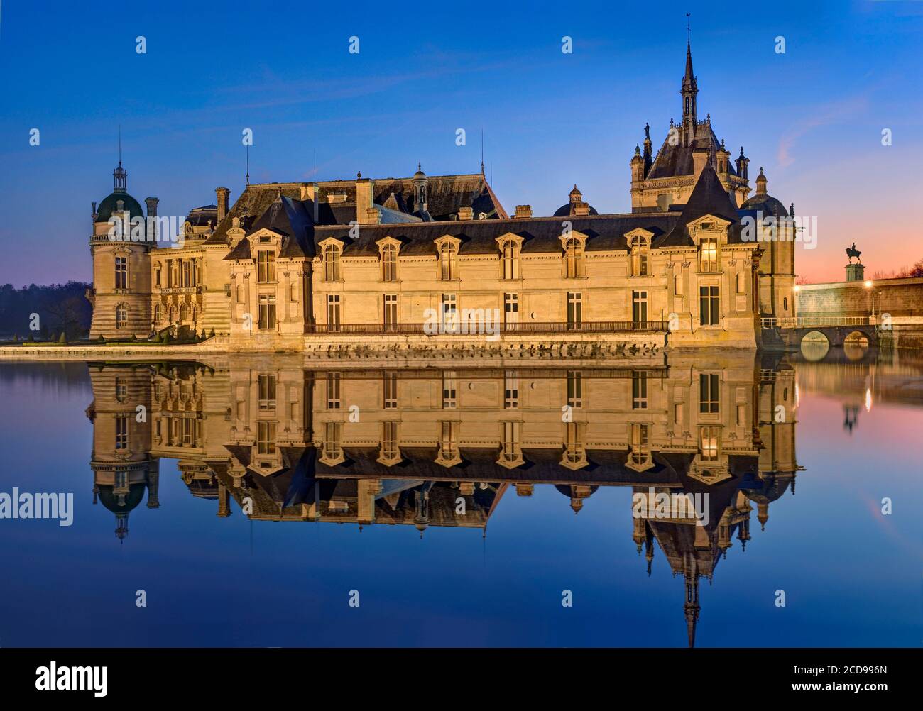 Castle of chantilly france hi-res stock photography and images - Alamy