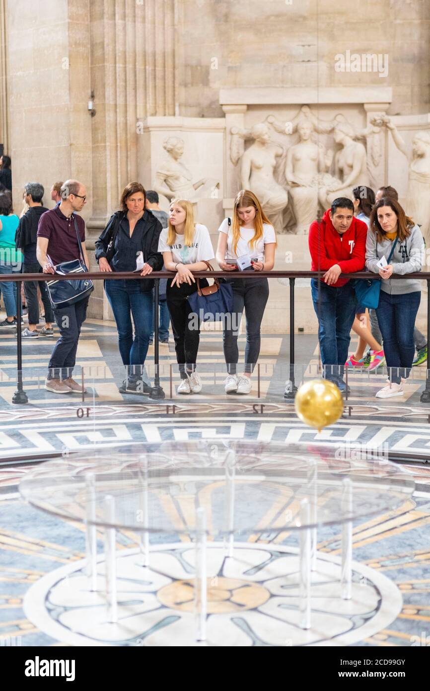 Foucault pendulum paris pantheon hi-res stock photography and images ...