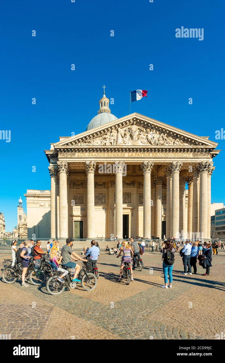 Neoclassical style facade hi-res stock photography and images - Alamy